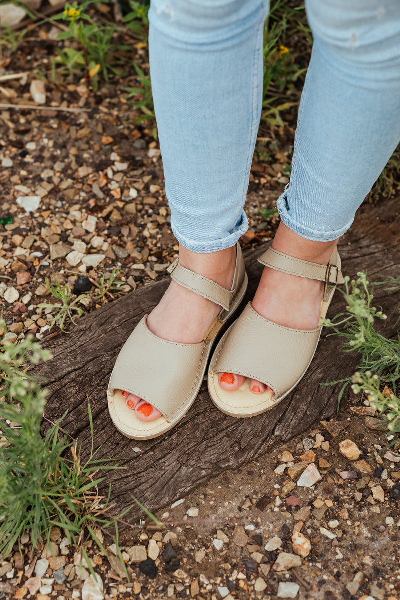 Vamp Strap Oyster Leather Sandals | Premium Comfort Footwear – FATFRANK